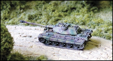 PzKpfw VI Tiger II 88/L71 Porscheturm mit Seitenschürzen G78 ...